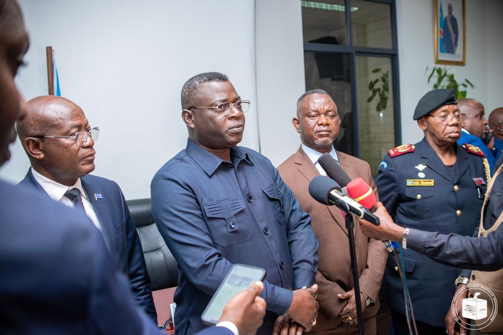 Déploiement du personnel et du matériel de la CENI, RDC : le Comité de ... Déploiement du personnel et du matériel de la CENI, RDC : le Comité de ...